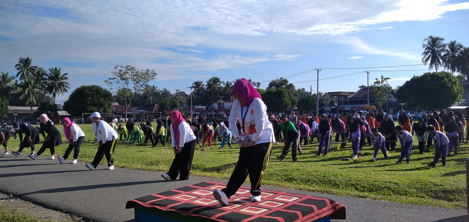 Jum'at Sehat, UPTD Puskesmas Ipuh Gelar Senam Germas Massal Dalam ...